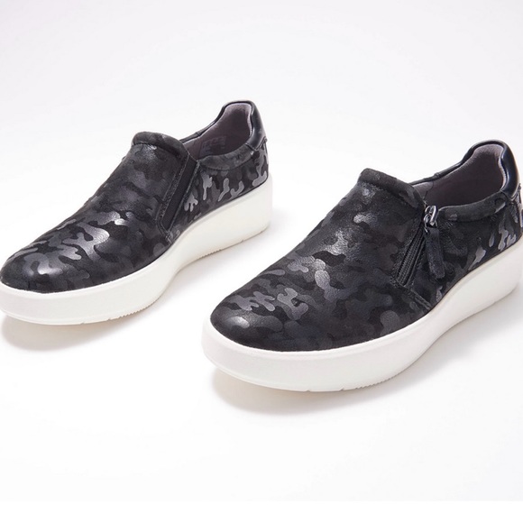 Clarks | Shoes | Clarks Nib Layton Step Slipon Platform Sneakers In ...